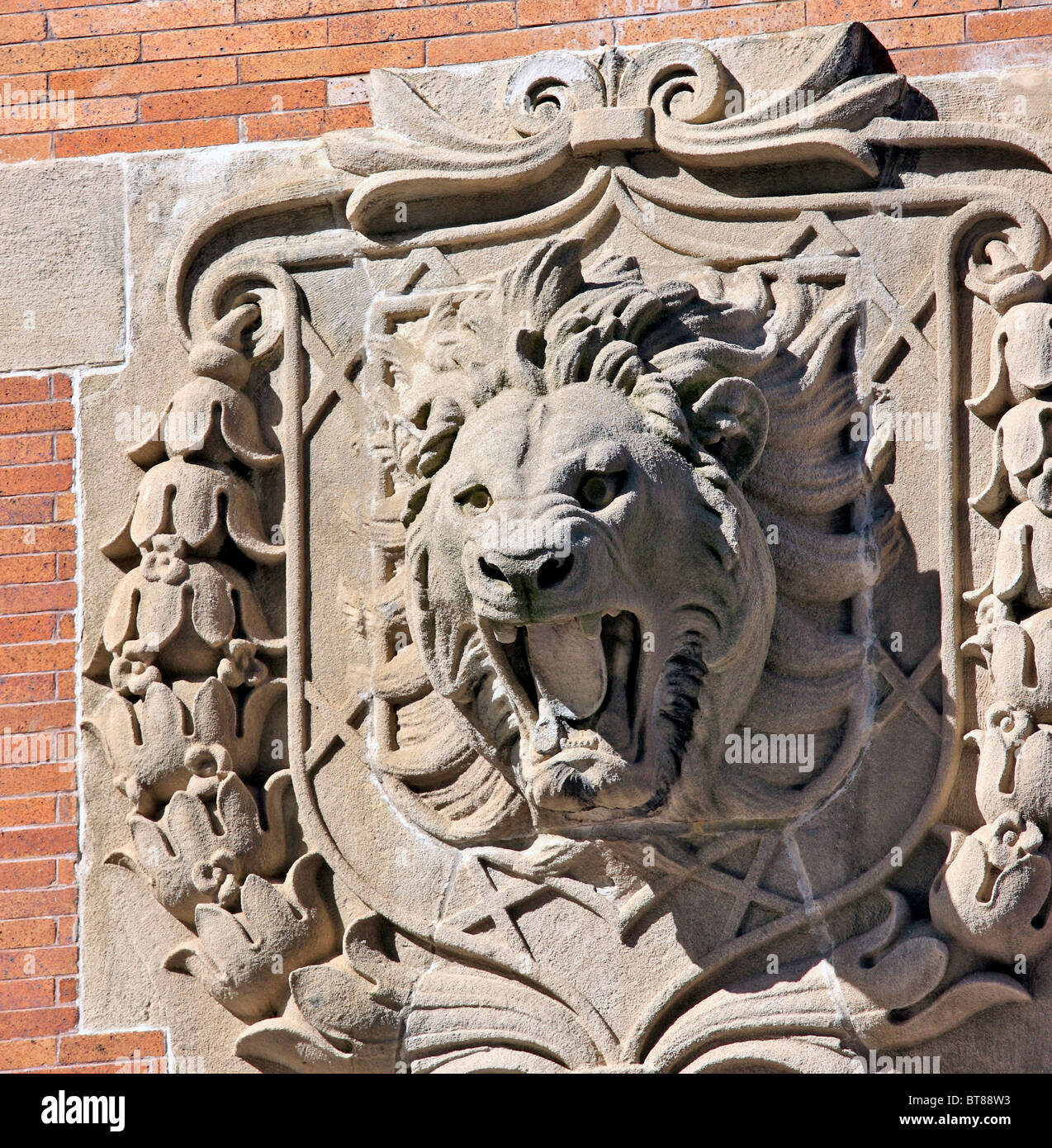 Lion head sculpture roar menacing hi-res stock photography and images ...