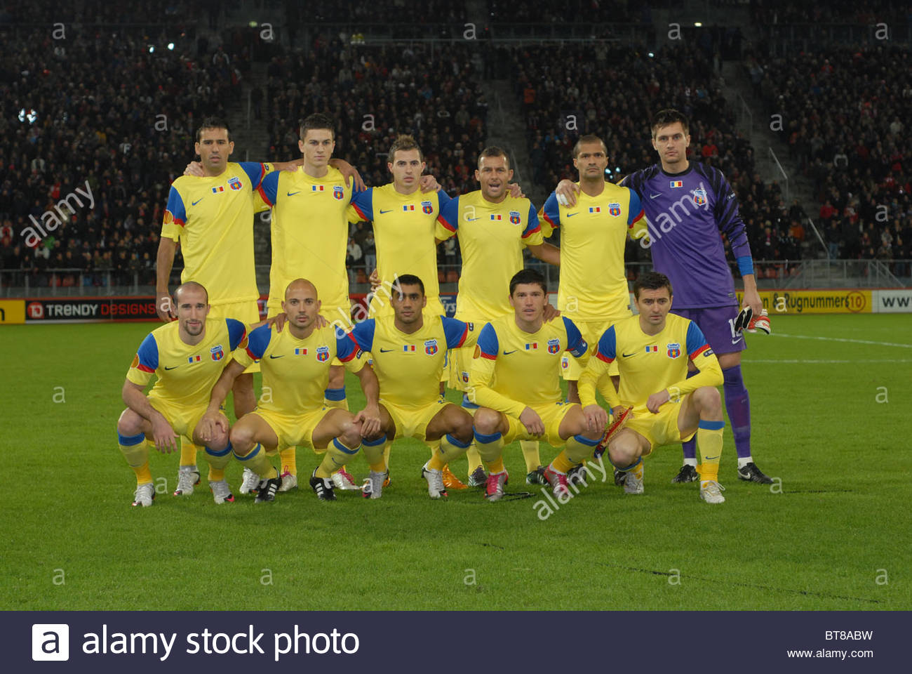 Romania Football Team Stock Photos & Romania Football Team Stock Images ...