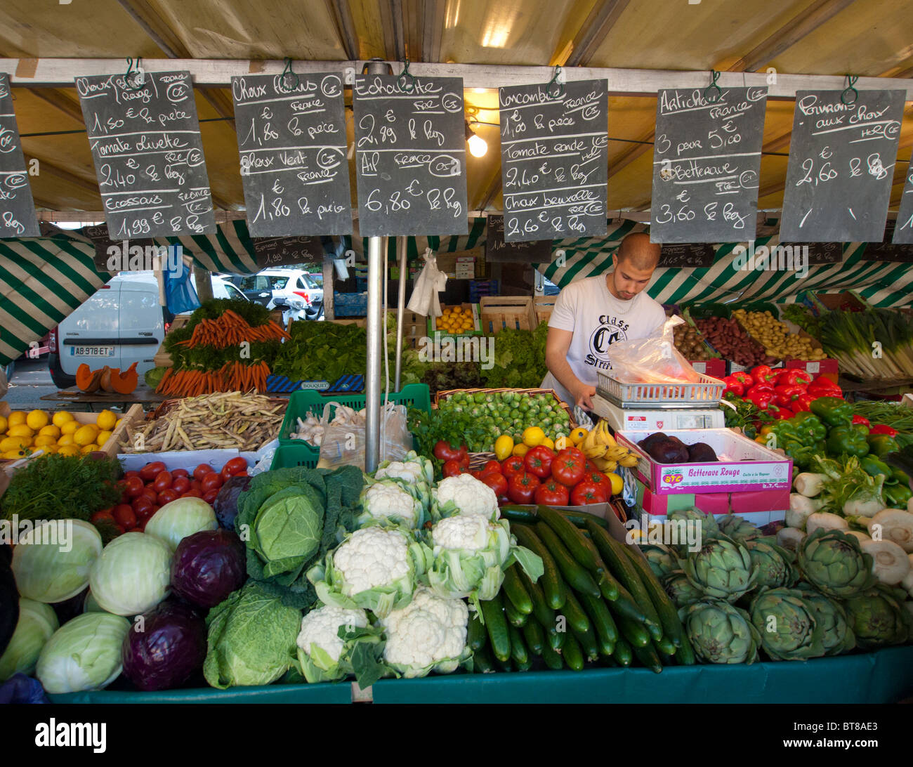 Food stall france hi-res stock photography and images - Alamy
