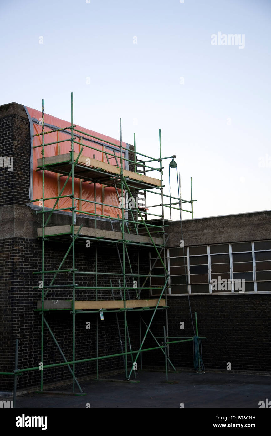 Scaffolding on building Stock Photo - Alamy