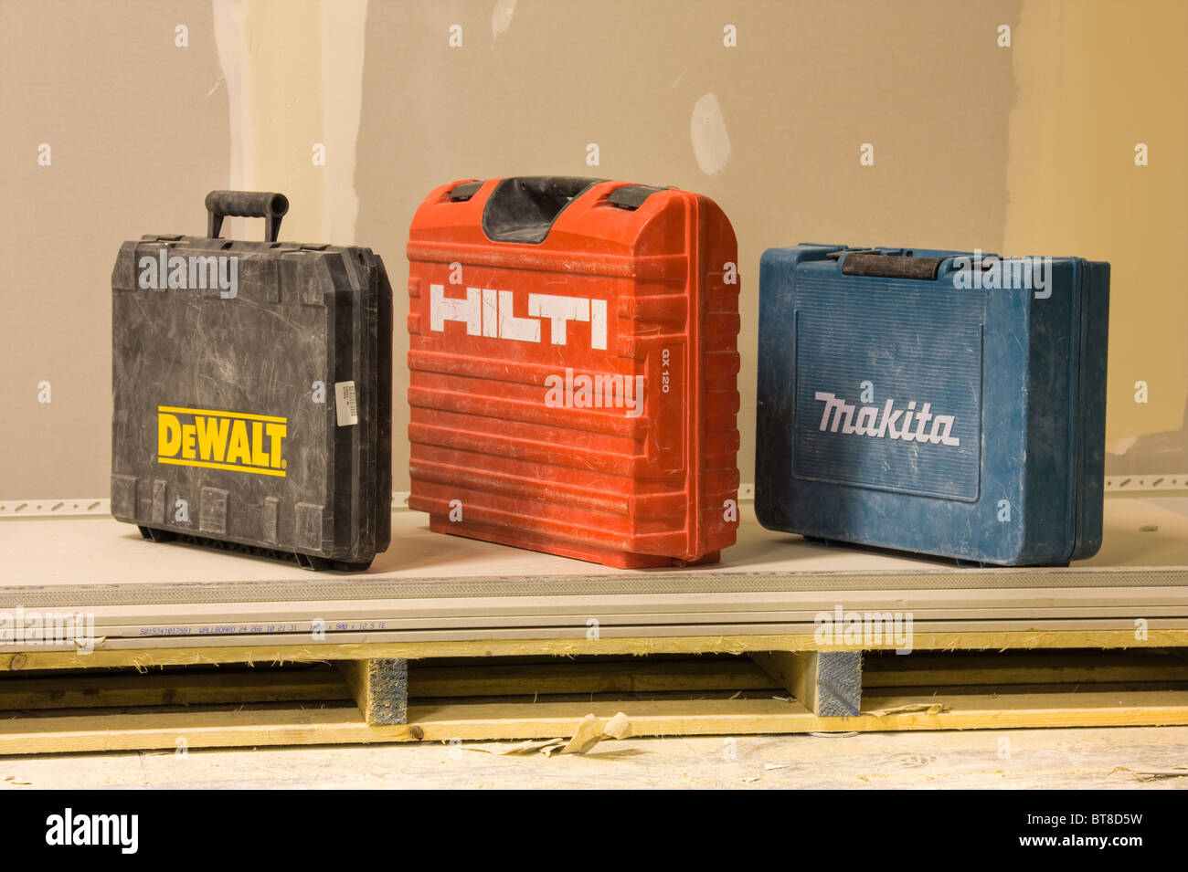 carry cases for construction tools by dewalt, hilti and makita Stock ...