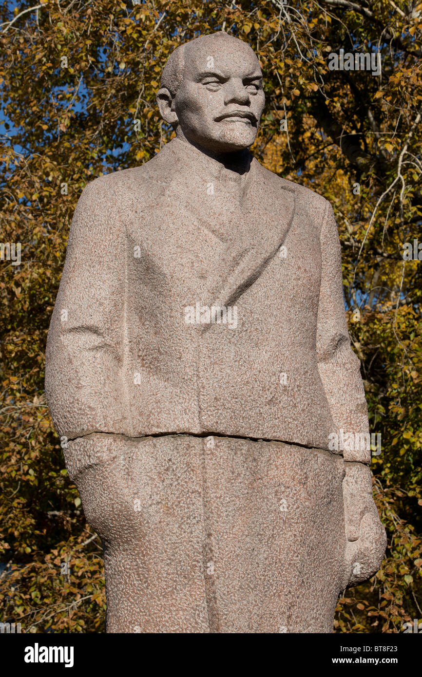 Statue of the Russian communist politician Vladimir Lenin at the Fallen ...
