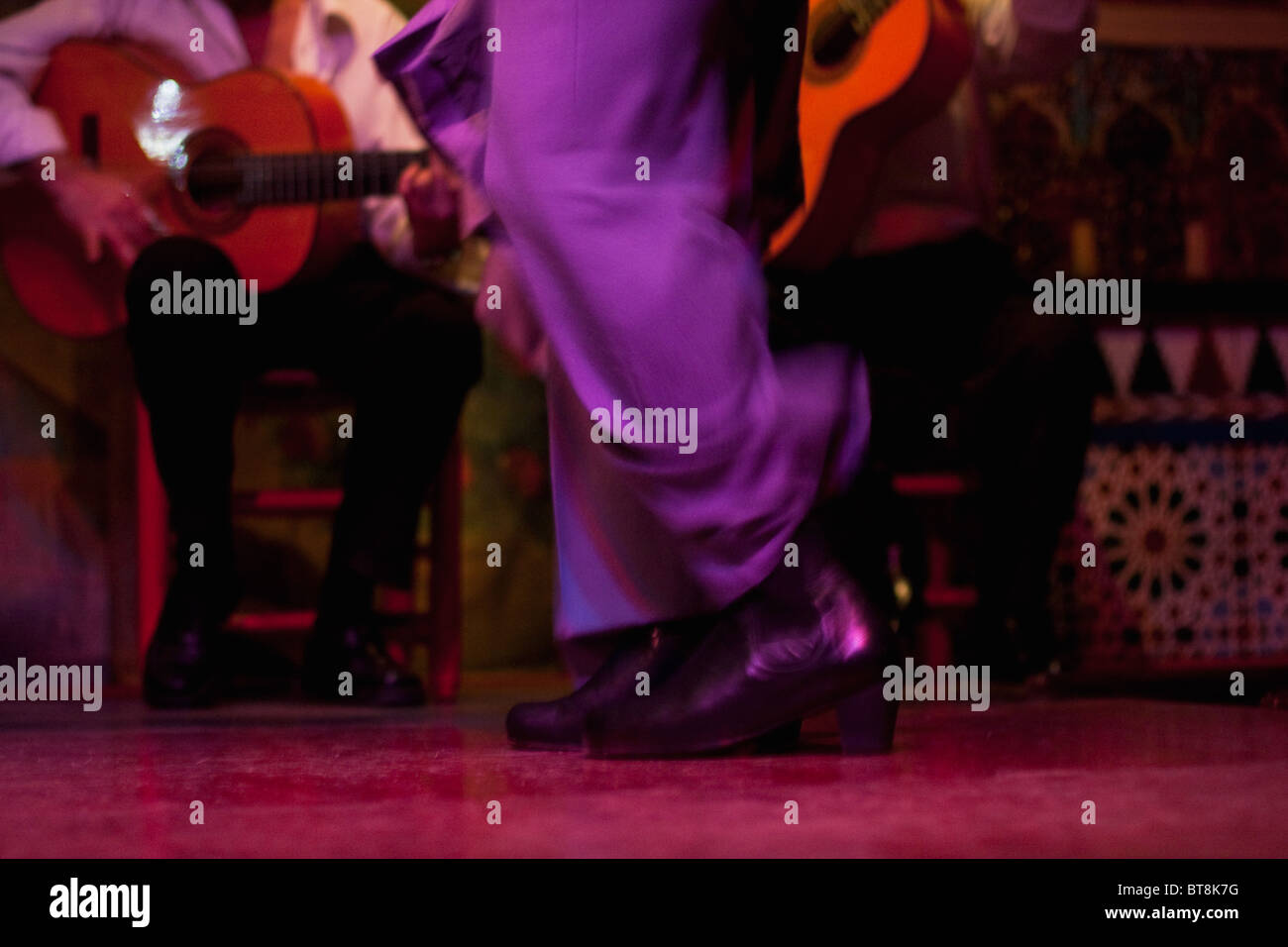 man dancing flamenco Stock Photo - Alamy