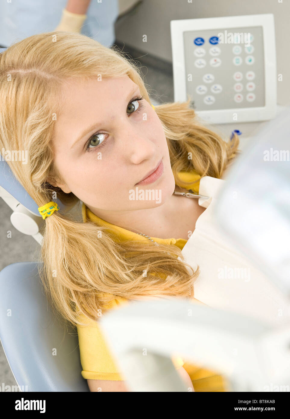 Teenage girl at the dentist Stock Photo - Alamy