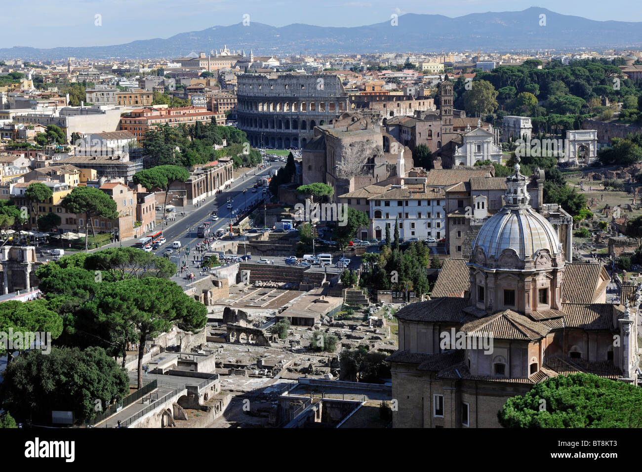 View of colosseum from vittoriano hi-res stock photography and images ...