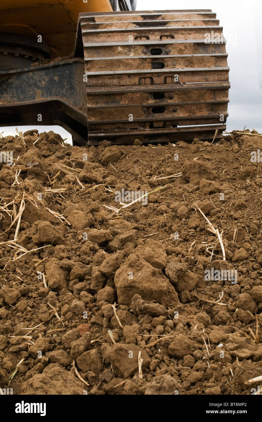 earth mover bulldozer bull dozer bulldozers earthmover moving equipment ...