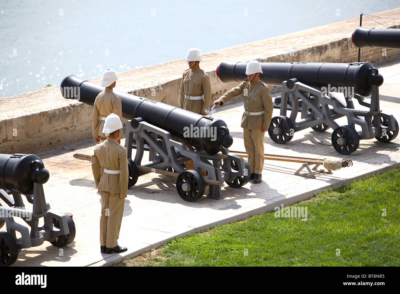 Firing the Noon day gun from the Saluting Battery, Upper Barraka ...