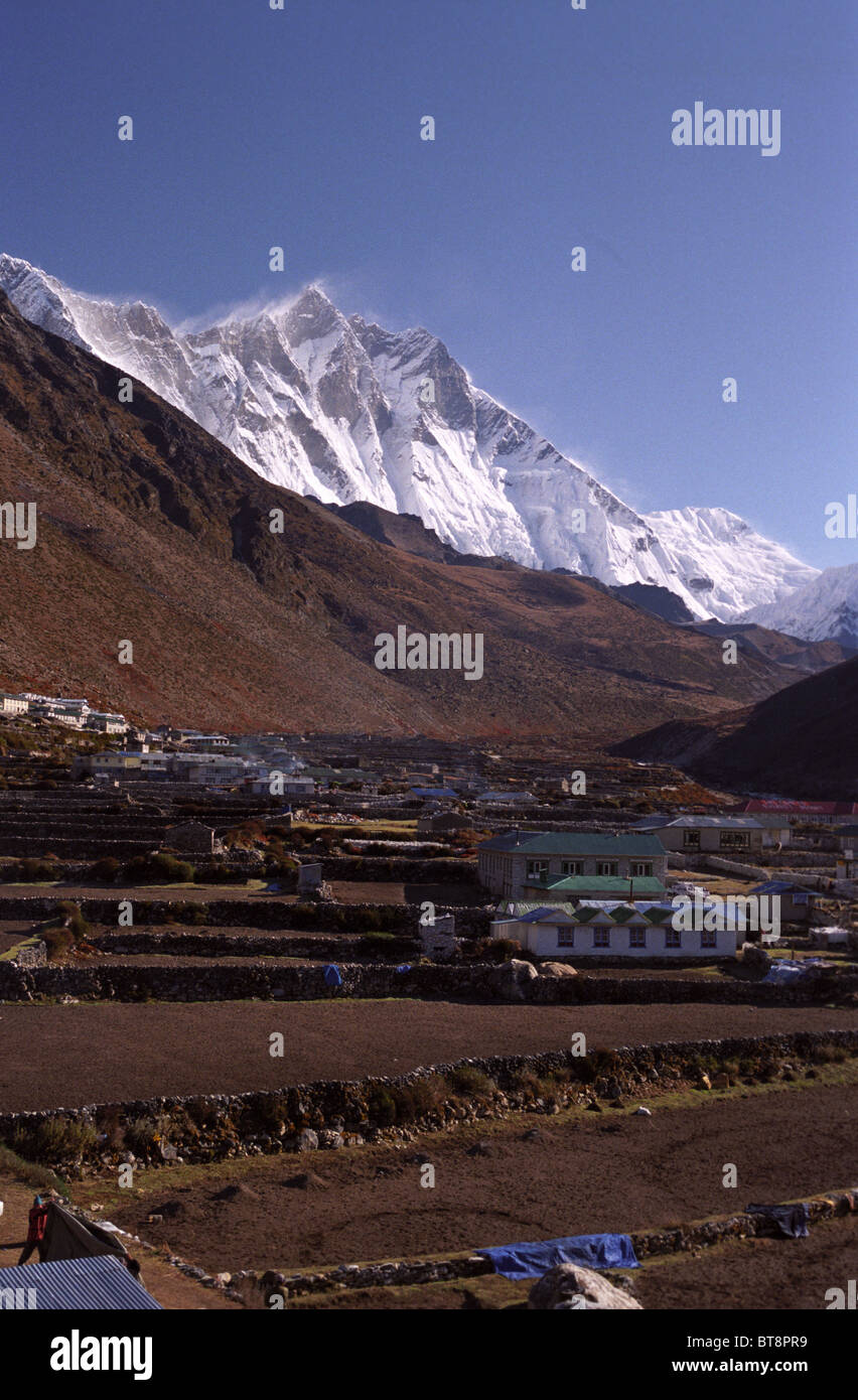 Khunde hi-res stock photography and images - Alamy