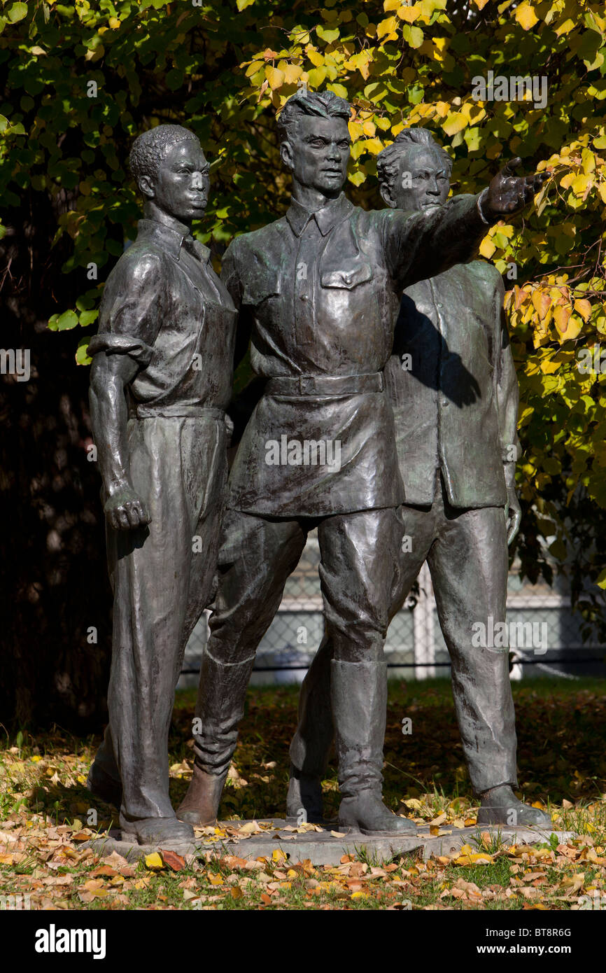 Statue of communists from all continents at the Fallen Monument Park ...