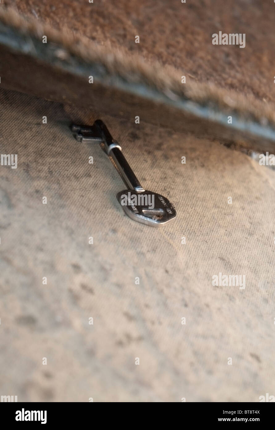 Key under the mat hi-res stock photography and images - Alamy