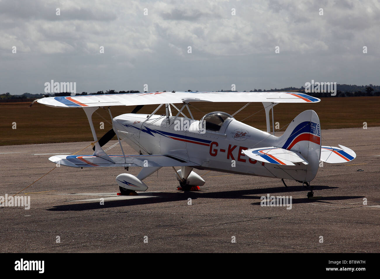 Aerobatic plane hi-res stock photography and images - Alamy