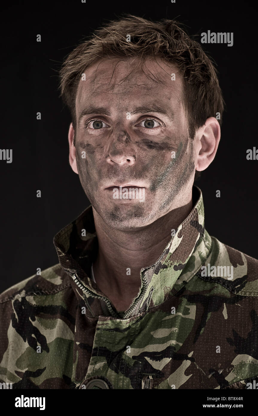 Camouflage soldier face hi-res stock photography and images - Alamy
