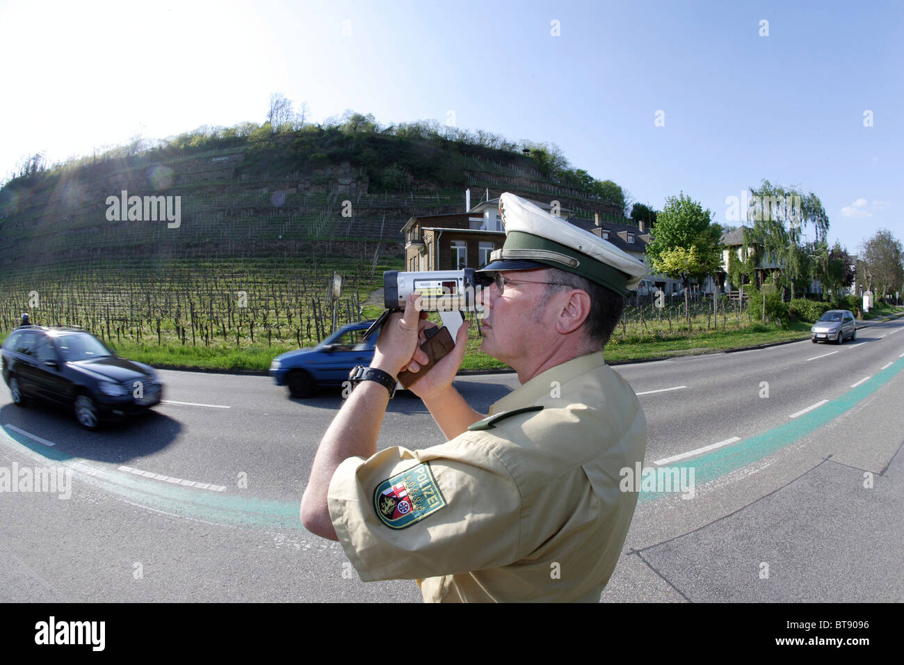 Monitoring hi-res stock photography and images - Alamy