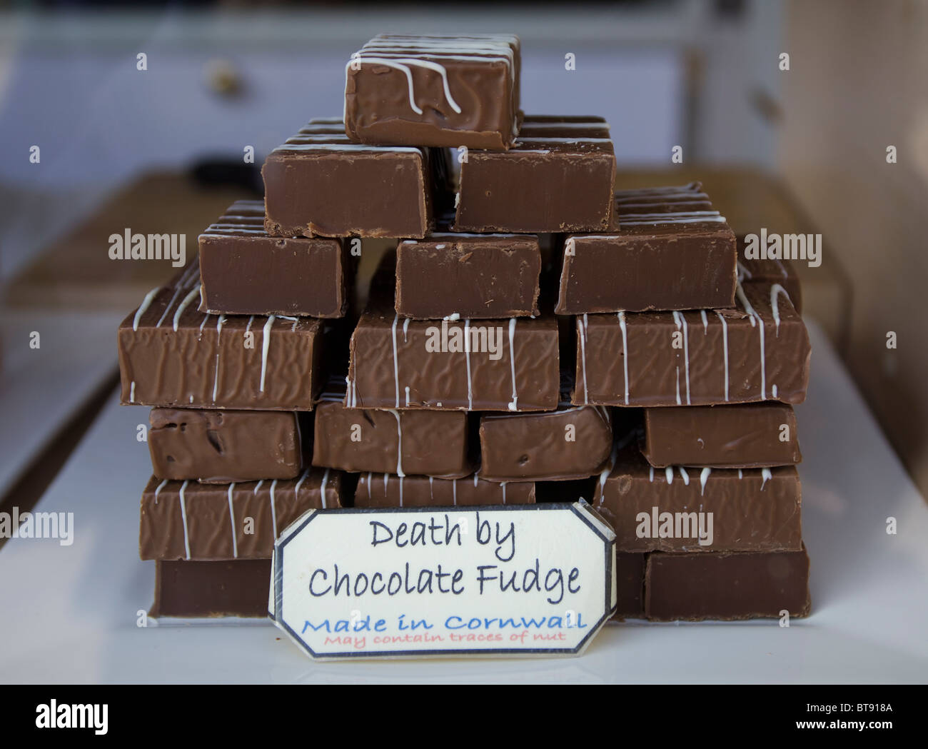 Fudge in Shop Window Newquay Cornwall England Stock Photo - Alamy