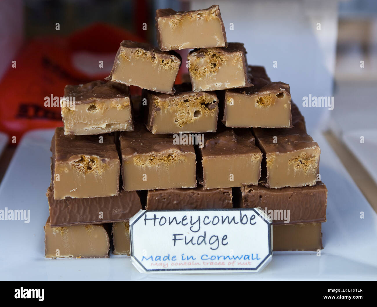 Fudge in Shop Window Newquay Cornwall England Stock Photo - Alamy