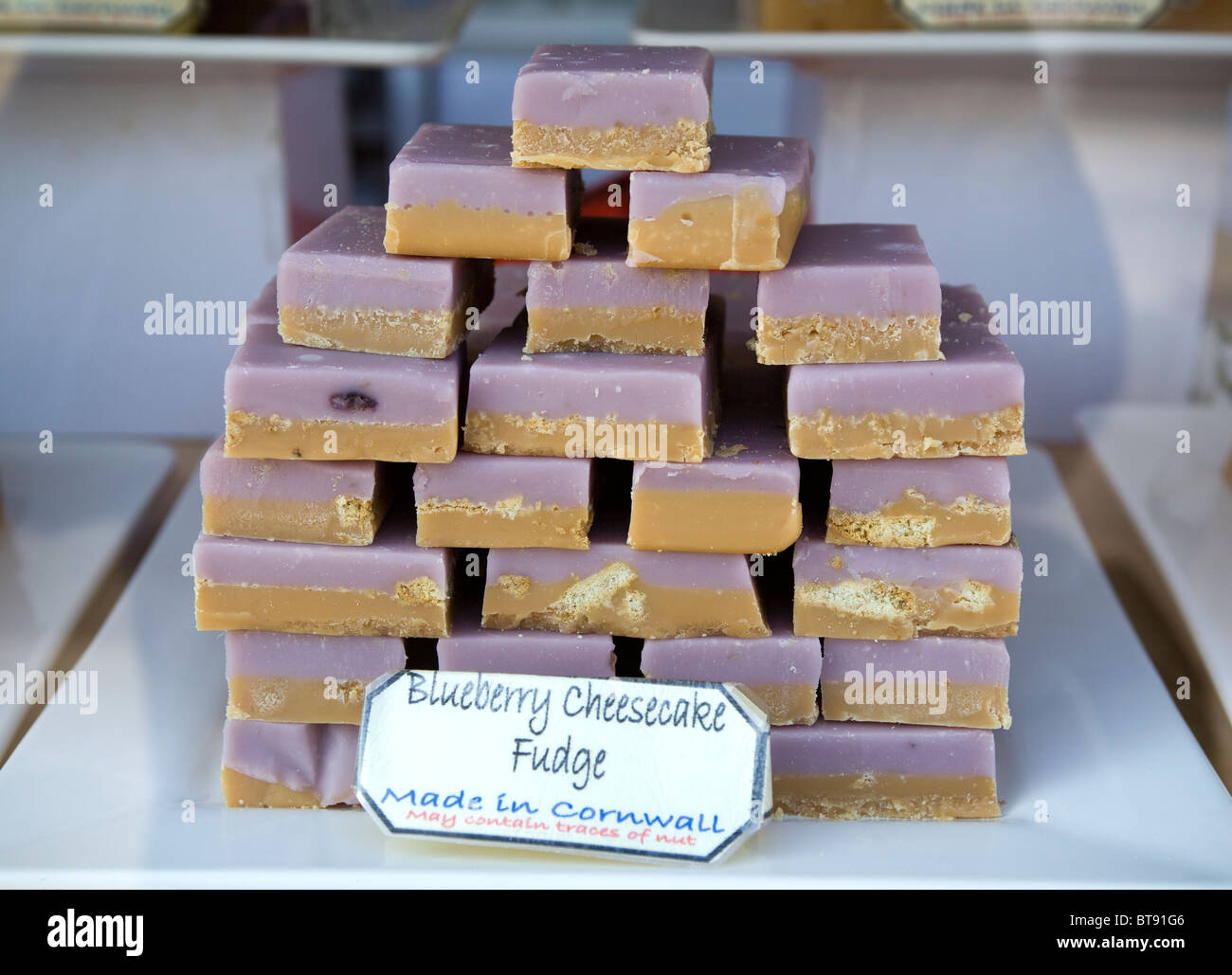 Fudge in Shop Window Newquay Cornwall England Stock Photo - Alamy