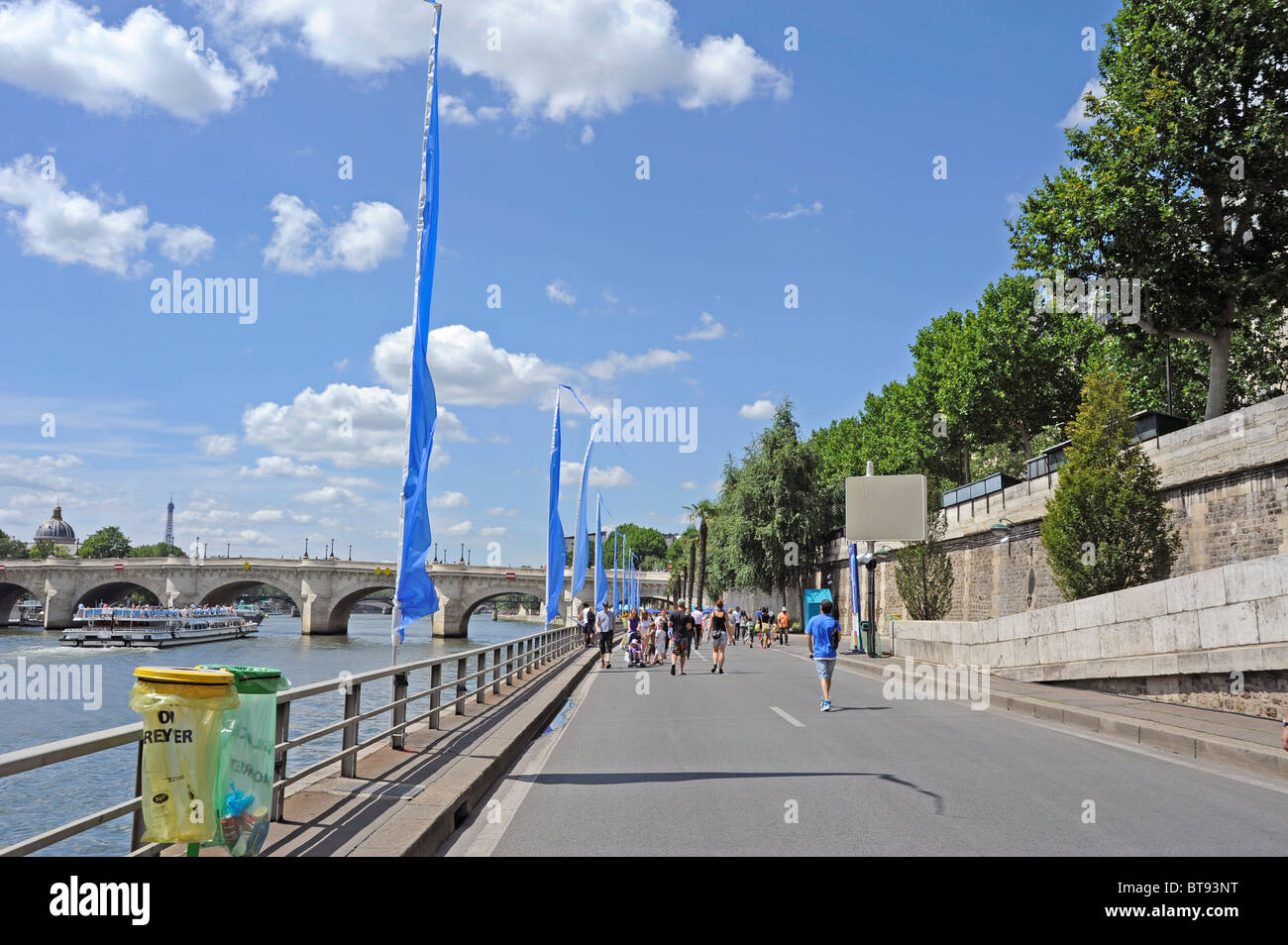 Paris Plage,River Seine,France,Paris beach Stock Photo - Alamy