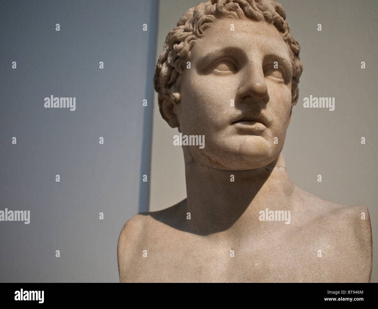 Greek statue face hi-res stock photography and images - Alamy