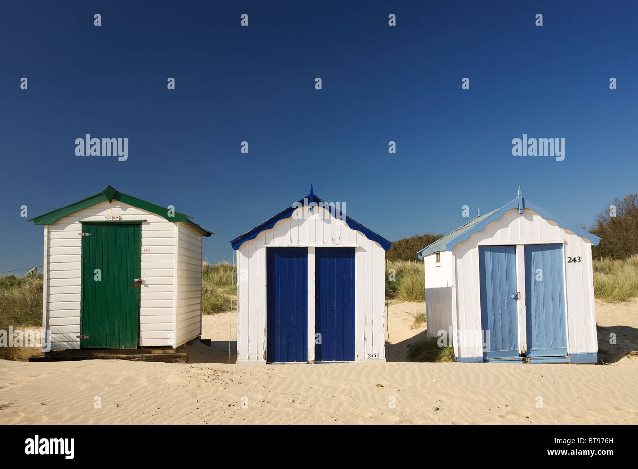 Sand dunes beach huts hi-res stock photography and images - Alamy
