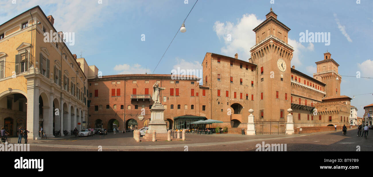 Ferrara: Estense castle and the monument to Savonarola Stock Photo - Alamy