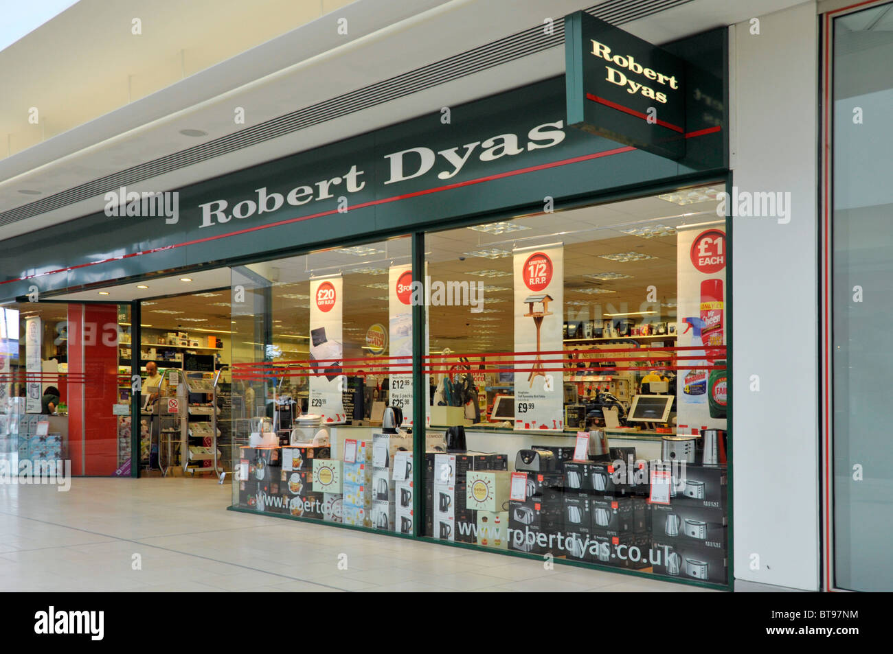 Hardware store window display hi-res stock photography and images - Alamy