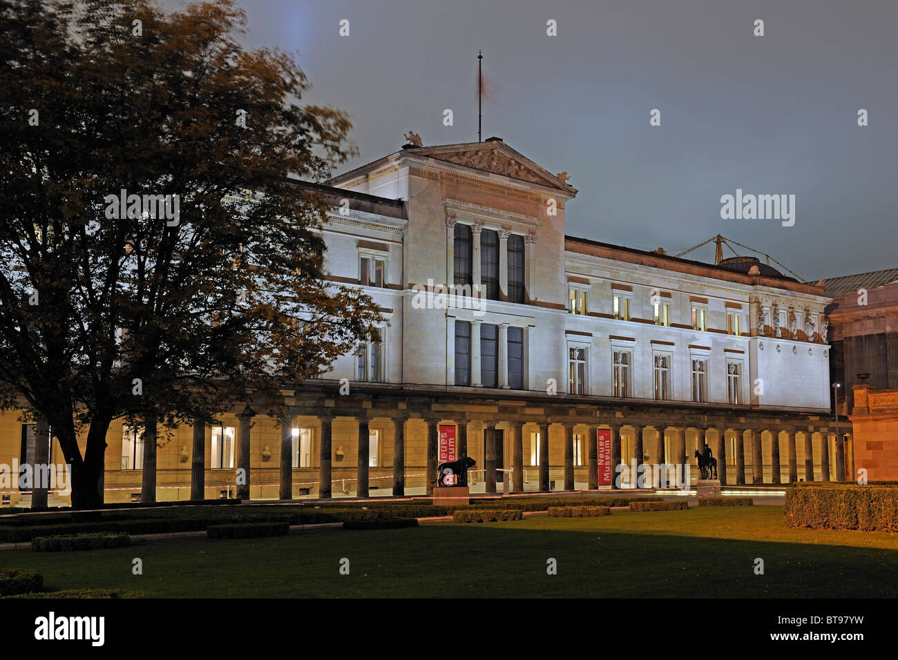 Neues Museum New Museum, night, Museumsinsel Museum Island, UNESCO ...