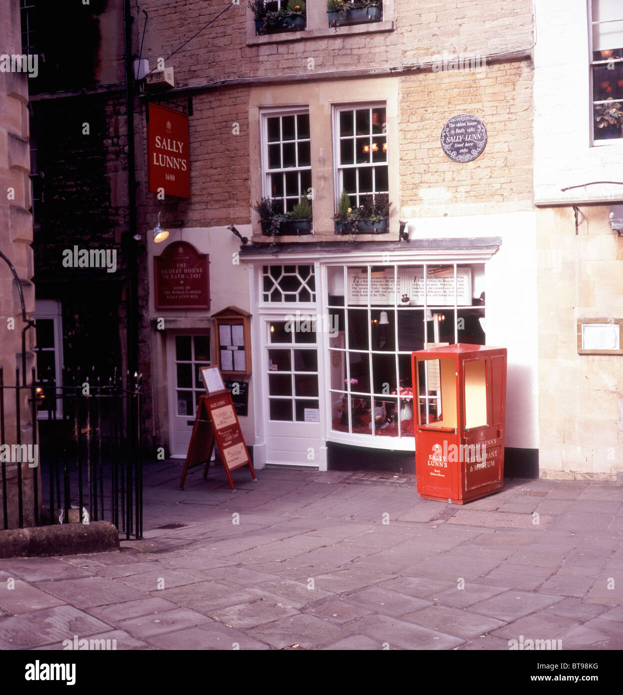 Sally Lunn's cafe Bath England Stock Photo - Alamy
