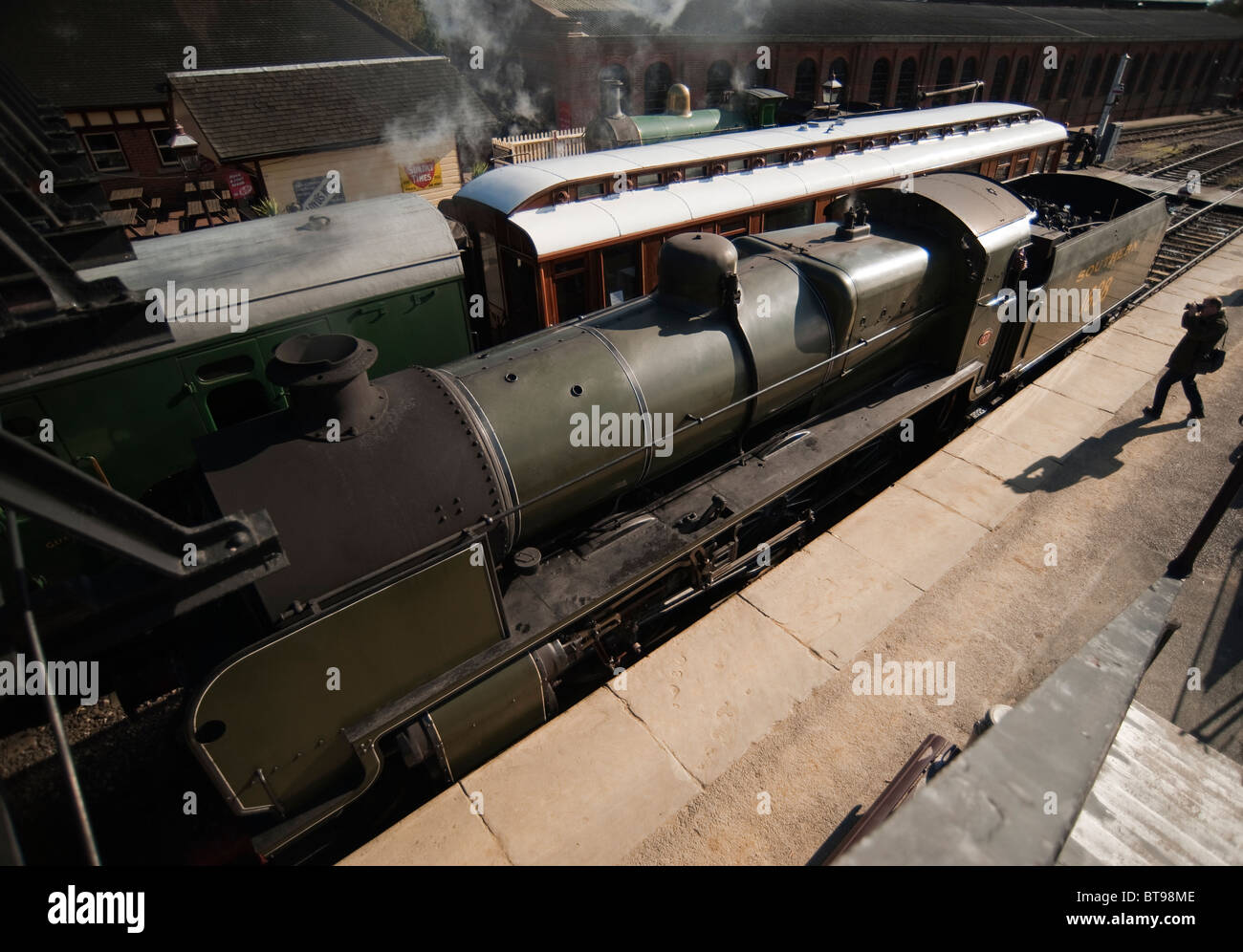 Steam engine loco preserved maunsell station platform sr british ...