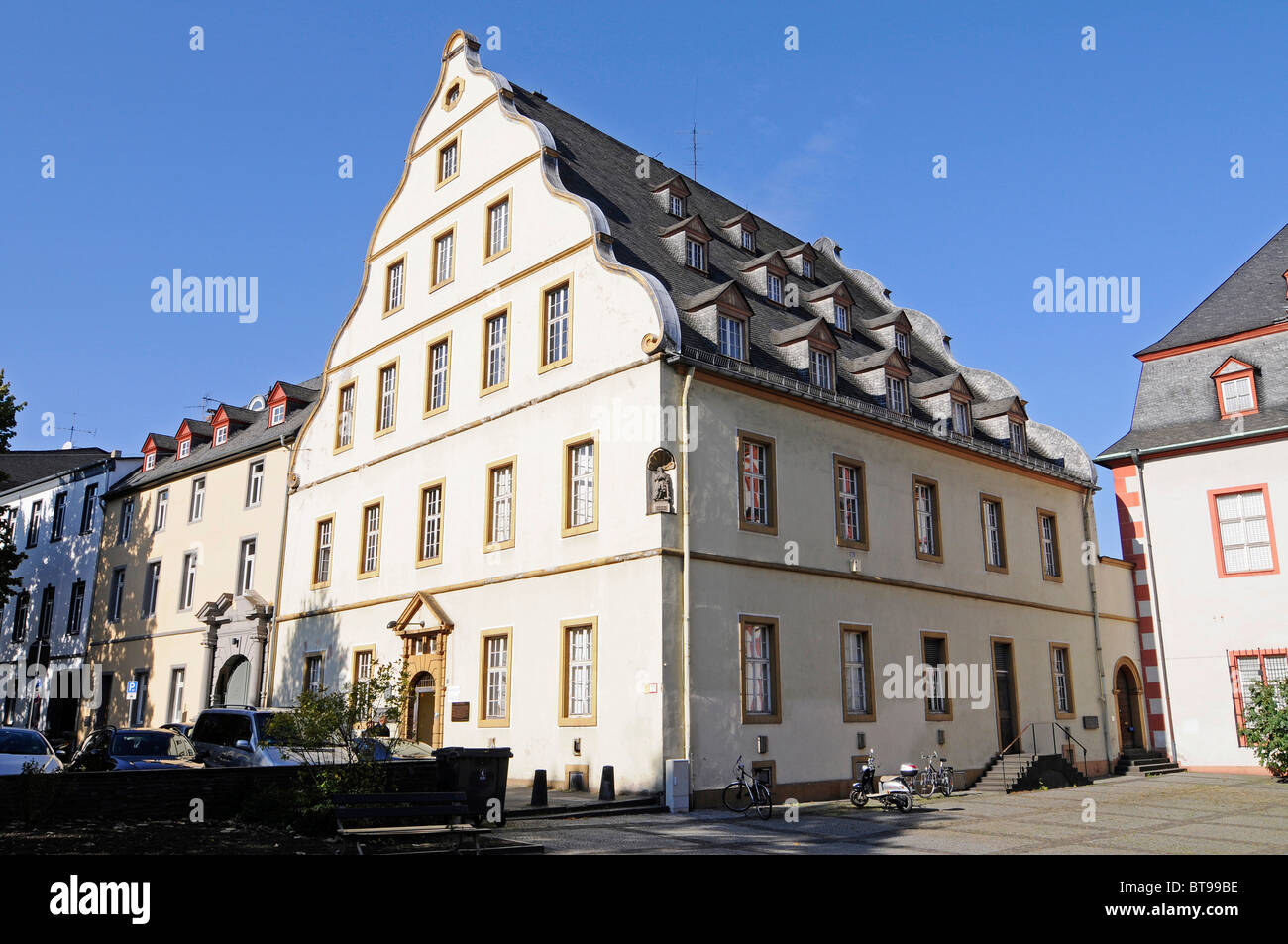 City library, Buerresheimer Hof courtyard, historic building ...