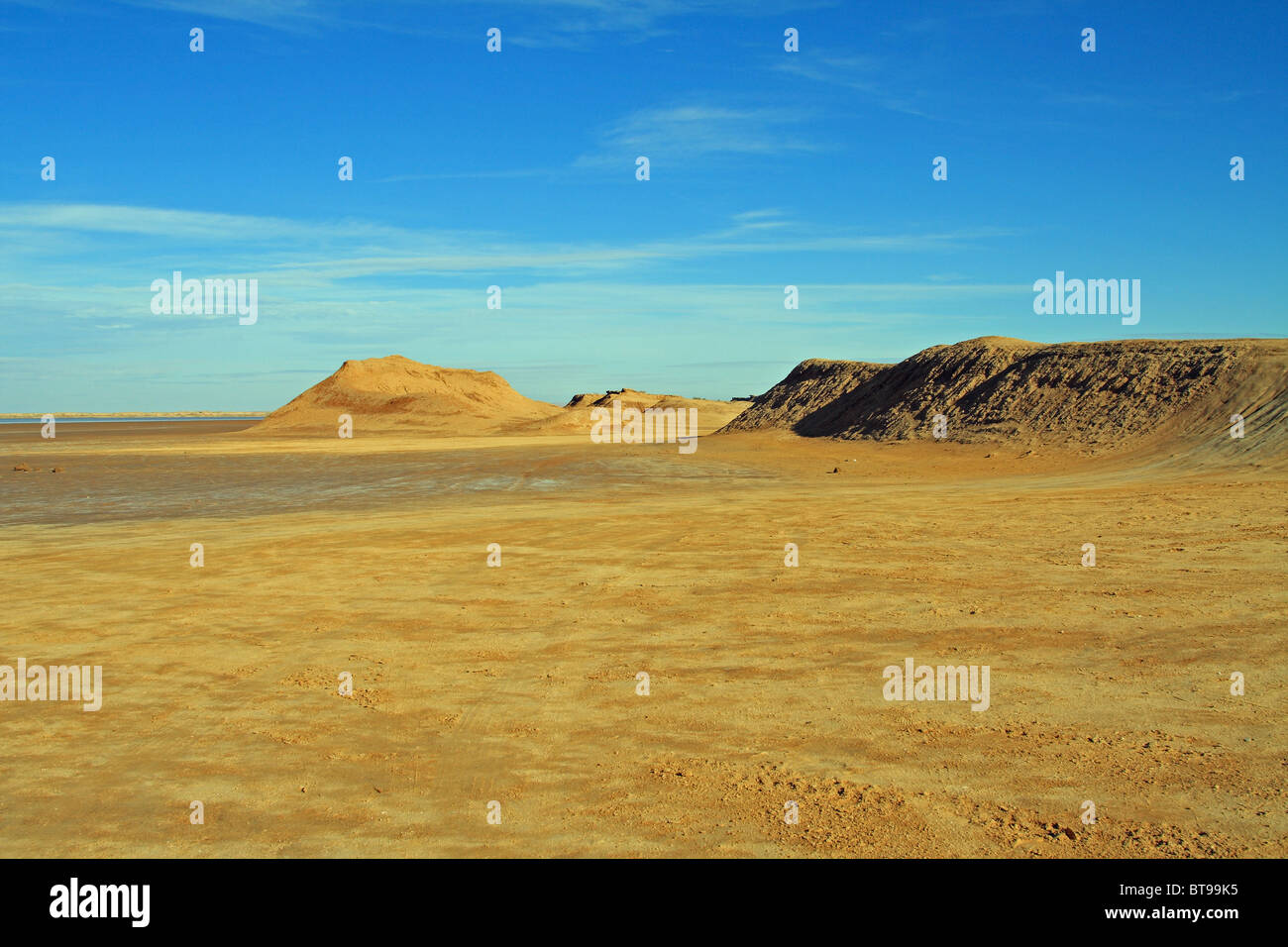 Tunisia chott el gharsa hi-res stock photography and images - Alamy