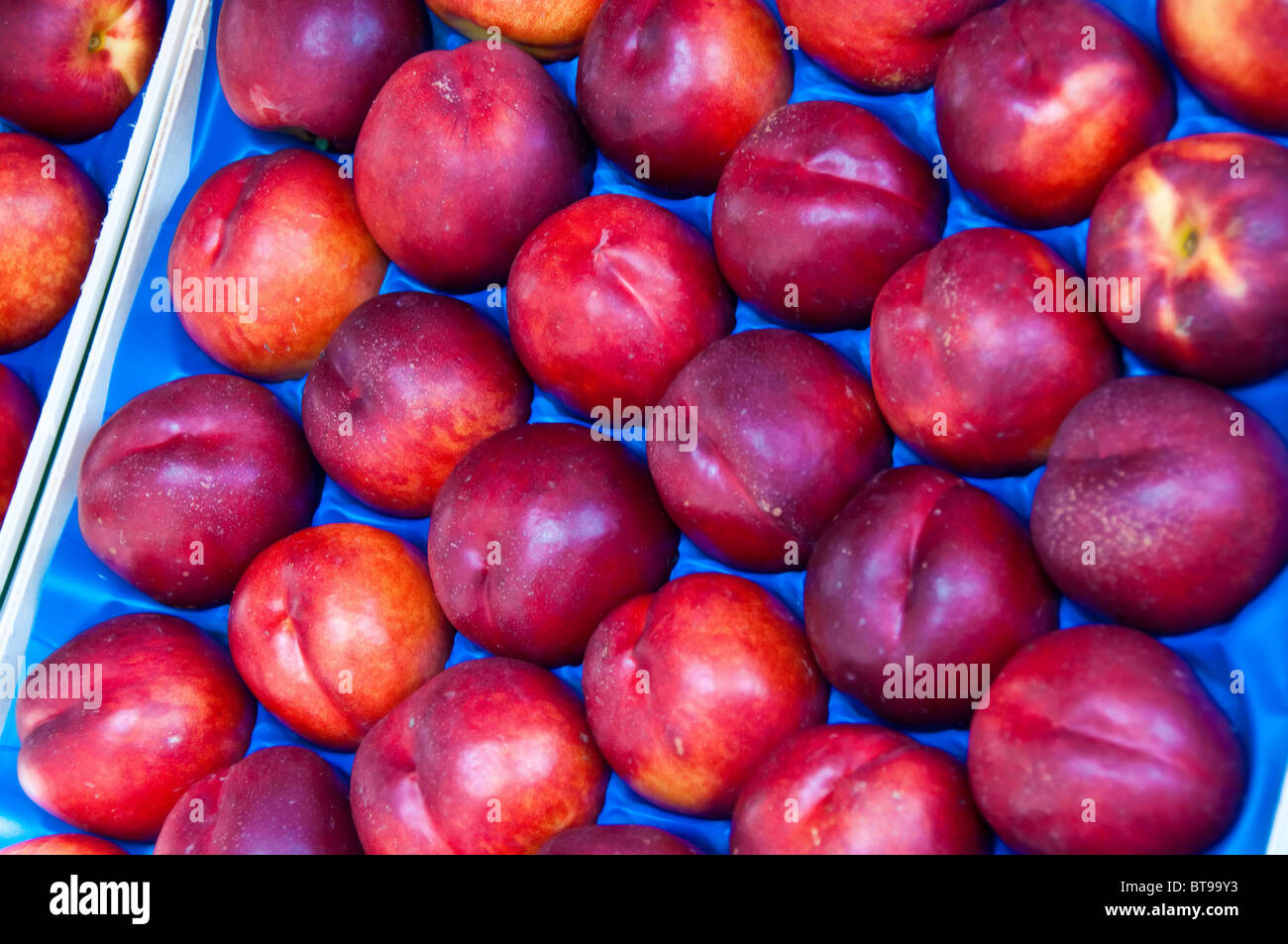 Nectarine fruits hi-res stock photography and images - Alamy