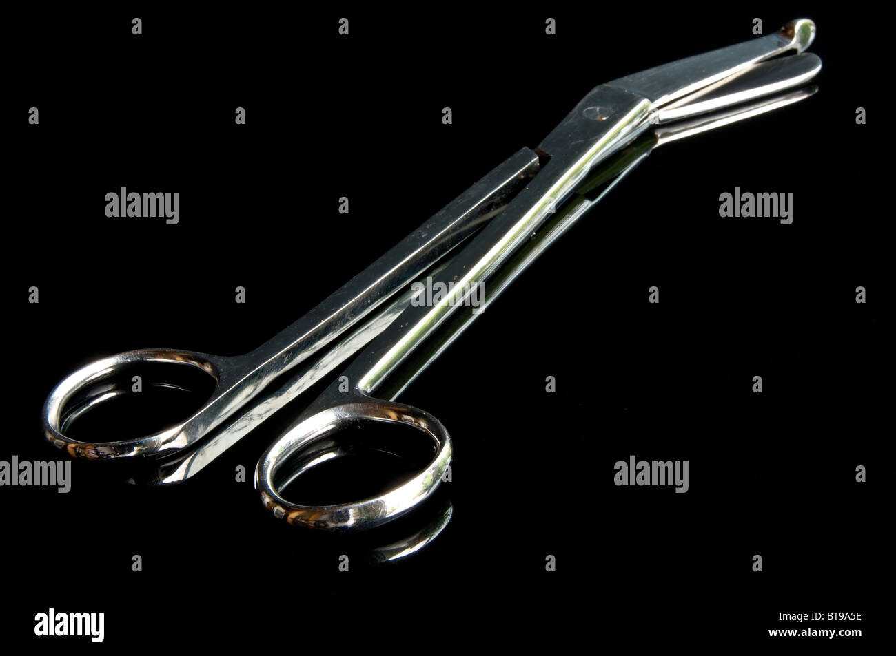 Pair of scissors hi-res stock photography and images - Alamy