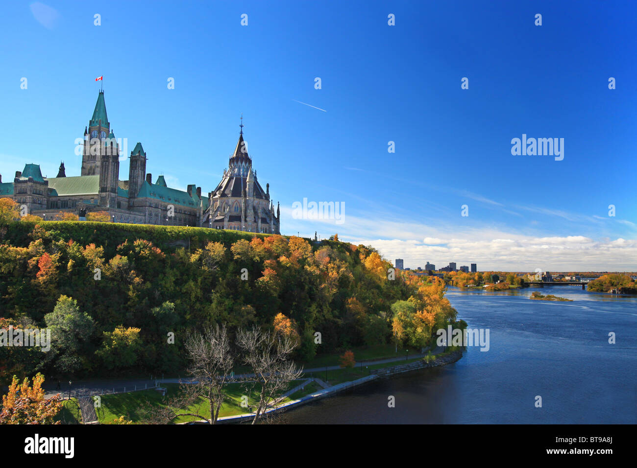 Ottawa parliament hill panorama hi-res stock photography and images - Alamy