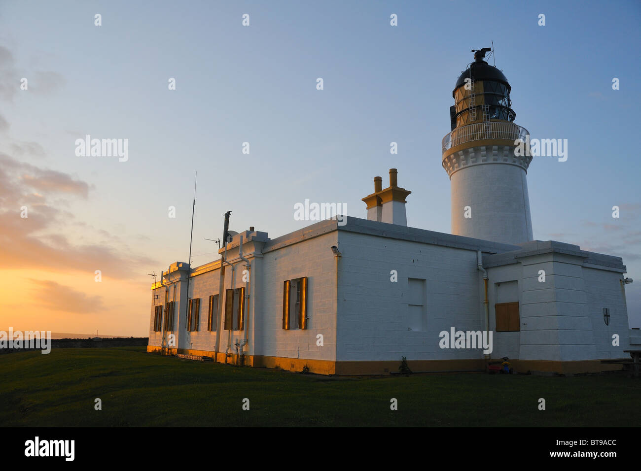 Noss head lighthouse at sunset, Wick, Caithness, Scotland Stock Photo ...