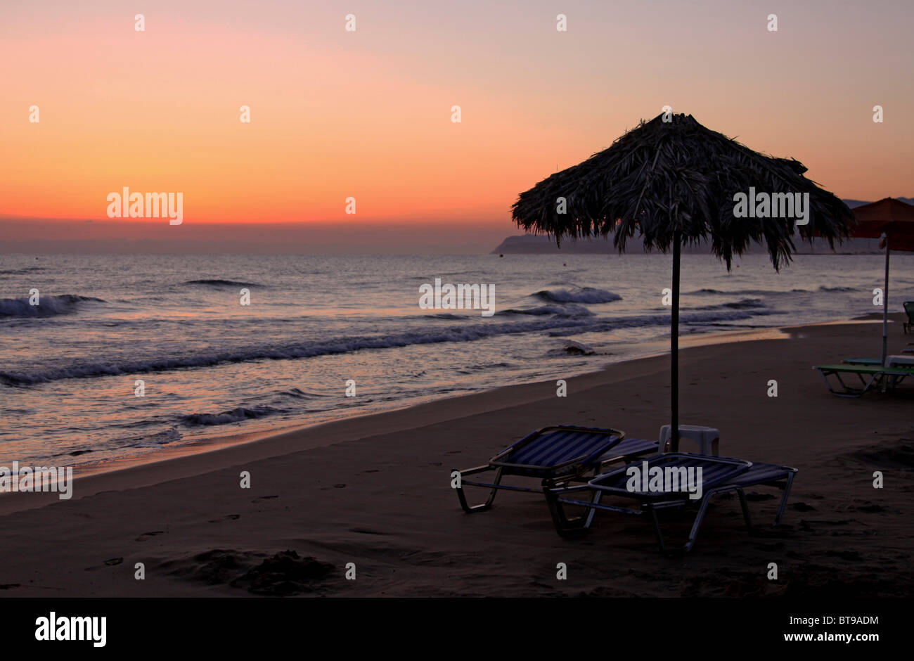 Sunrise on the beach greece hi-res stock photography and images - Alamy