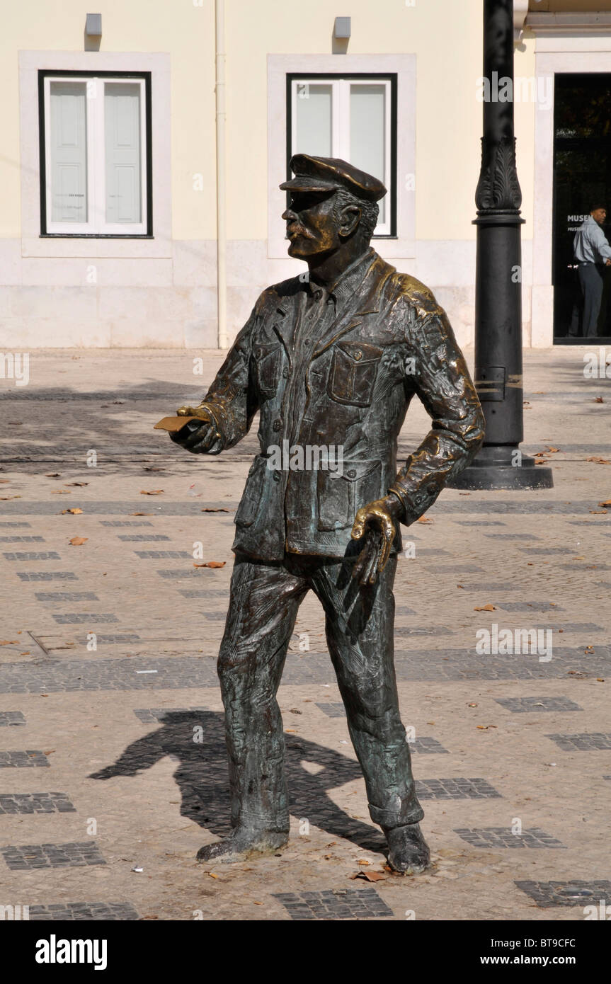 Figurative statue hi-res stock photography and images - Alamy