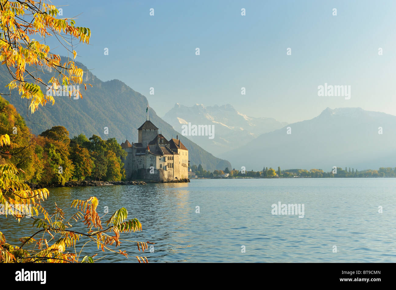 Chillon Castle on Lake Geneva and the Dents du Midi mountains, Veytaux ...
