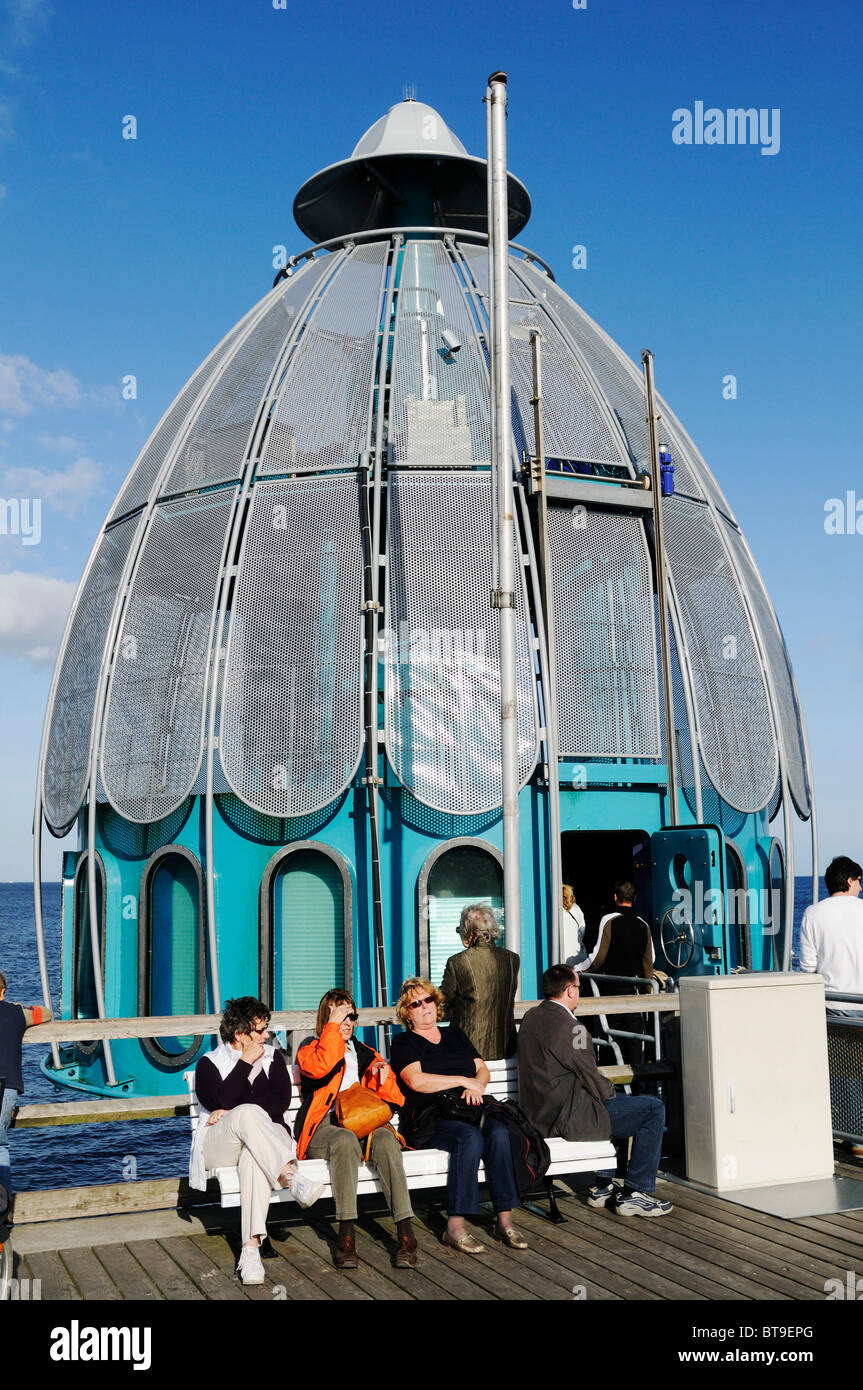 Diving bells hi-res stock photography and images - Alamy