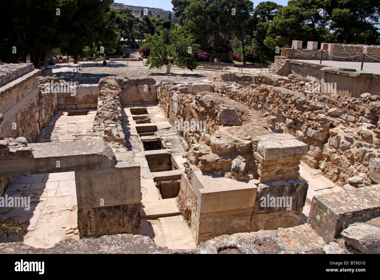Knossos, archaeological excavation site, Minoan Palace, Heraklion ...