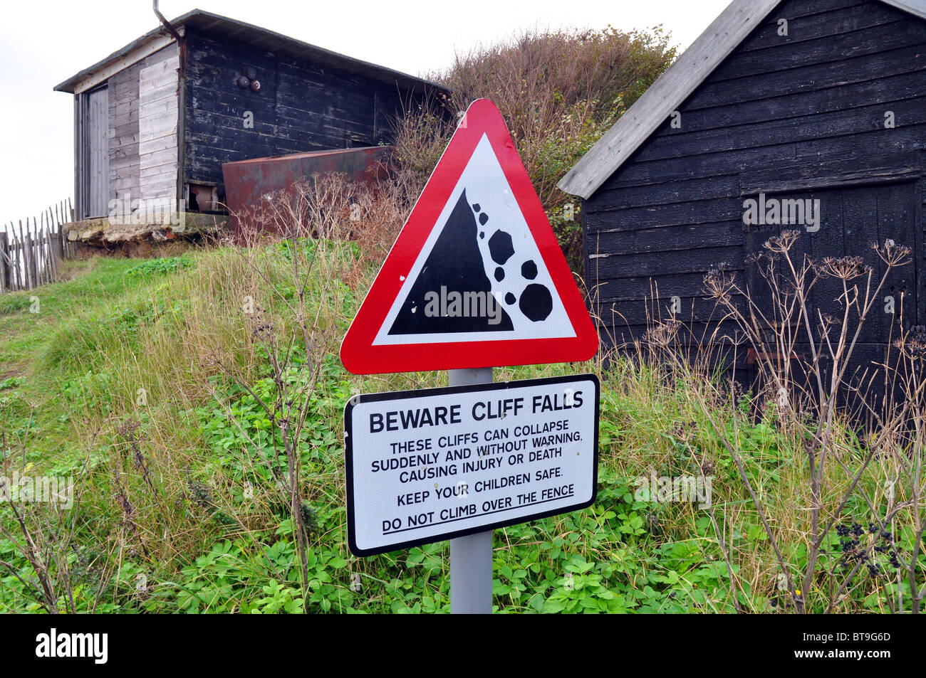 Erosion warning sign hi-res stock photography and images - Alamy