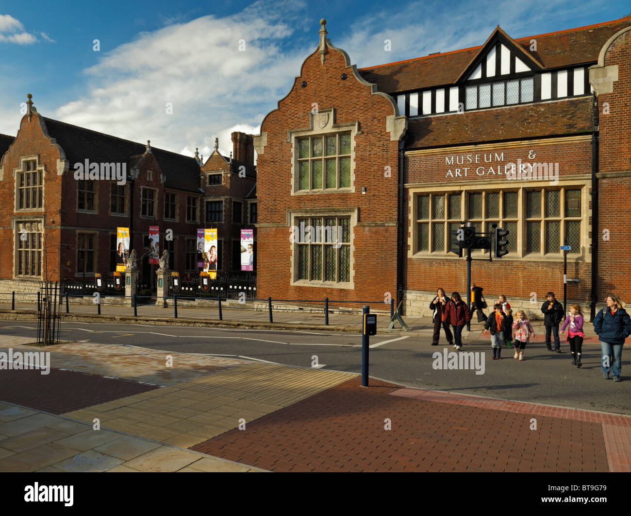 Maidstone art gallery hi-res stock photography and images - Alamy