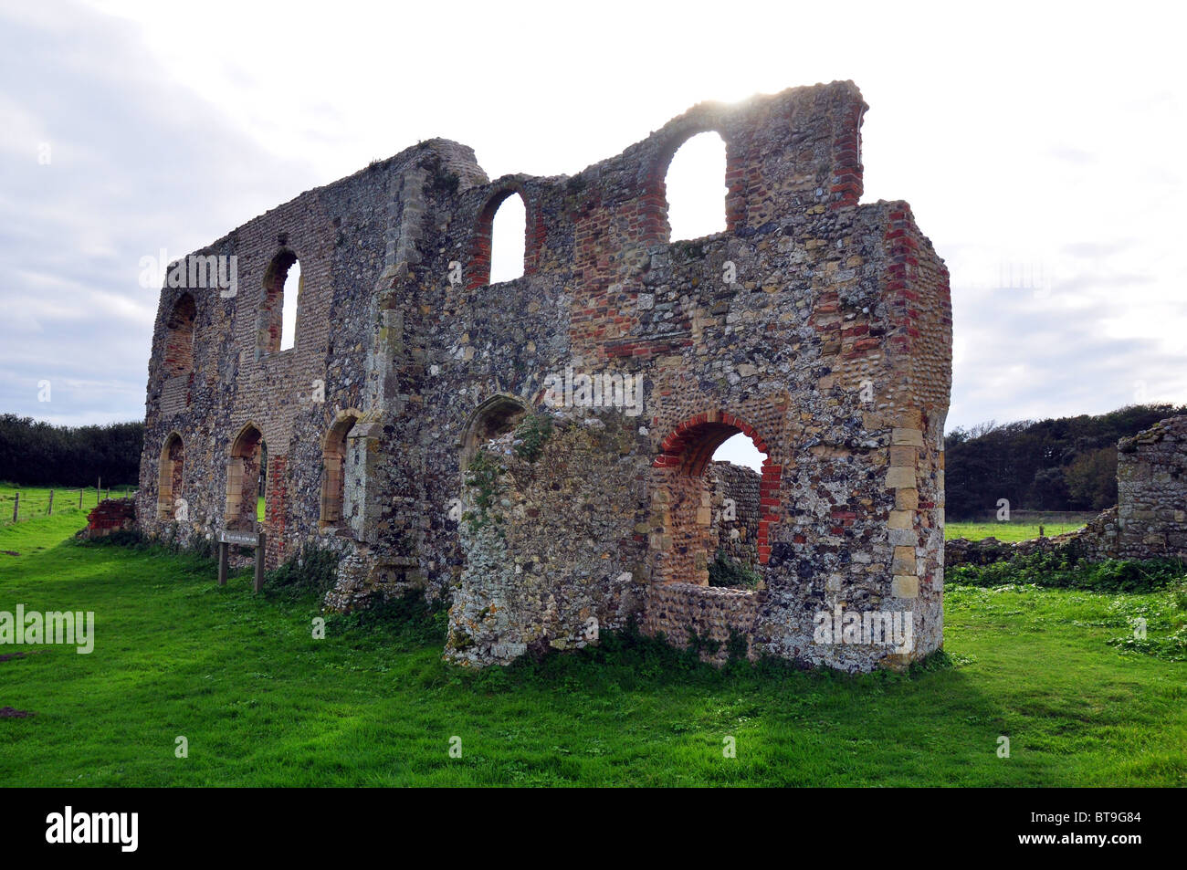 Dunwich ruins hi-res stock photography and images - Alamy