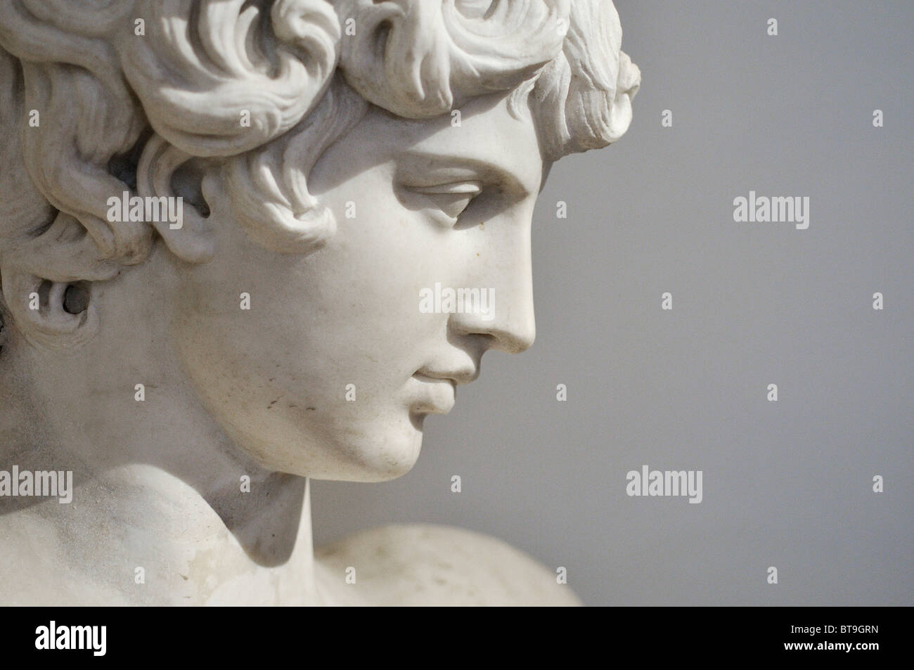 Rome face statue hi-res stock photography and images - Alamy