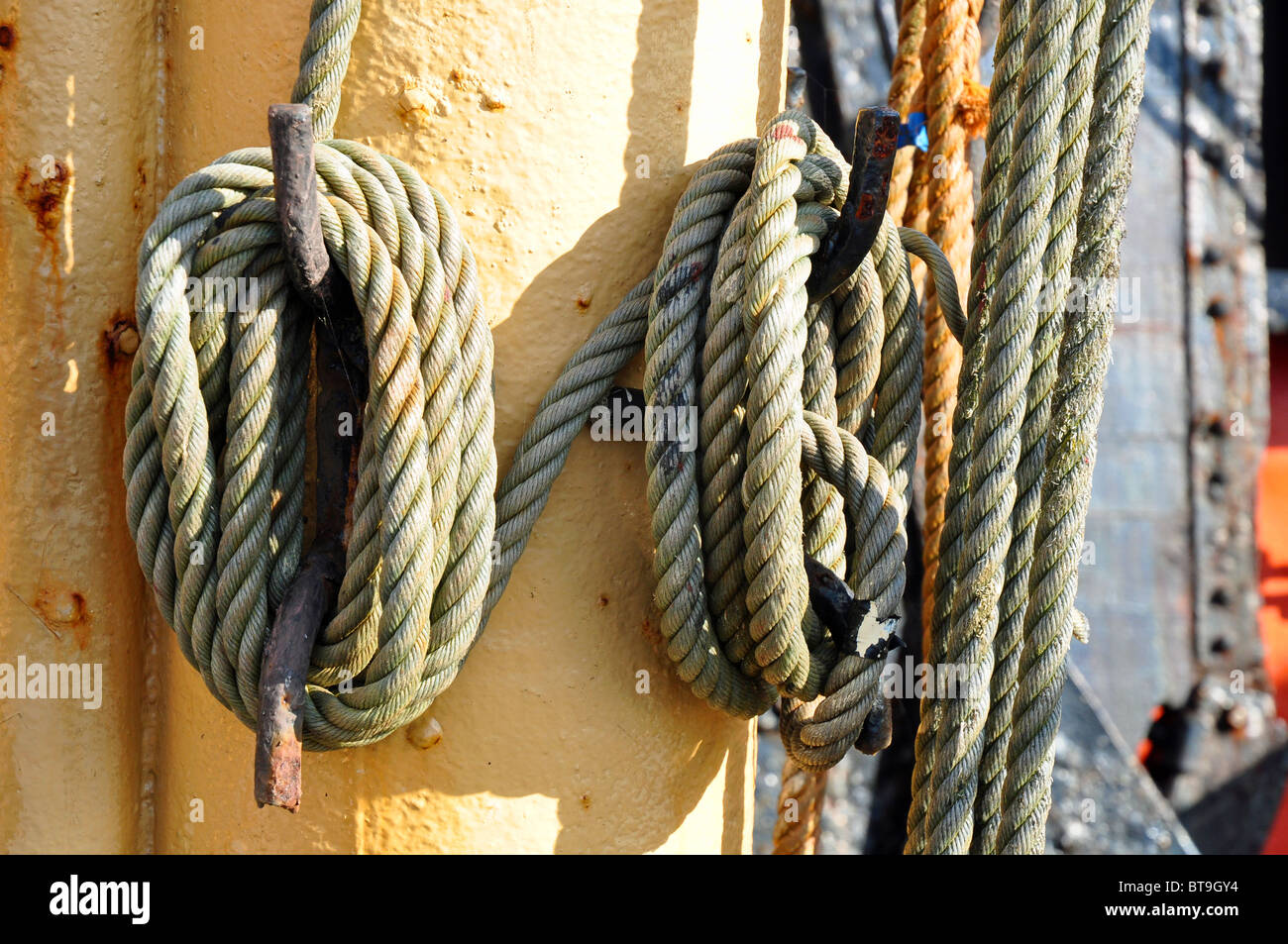 Lowestoft, Suffolk, England: ropes aboard trawler Mincarlo Stock Photo ...
