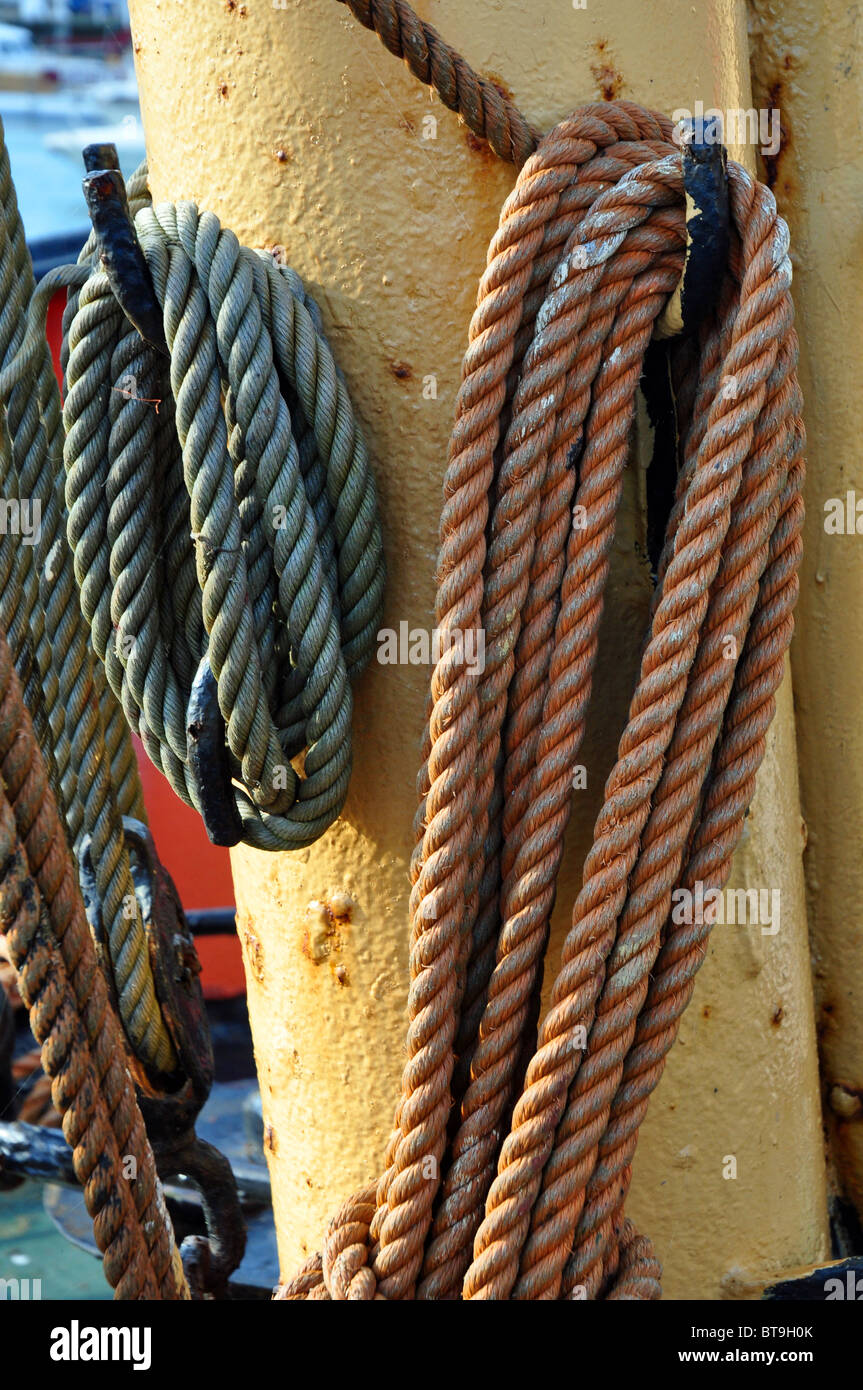 Lowestoft, Suffolk, England: rope aboard trawler Mincarlo Stock Photo ...
