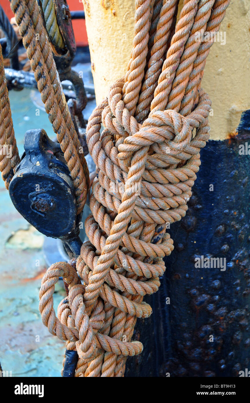 Coils of rope hi-res stock photography and images - Alamy