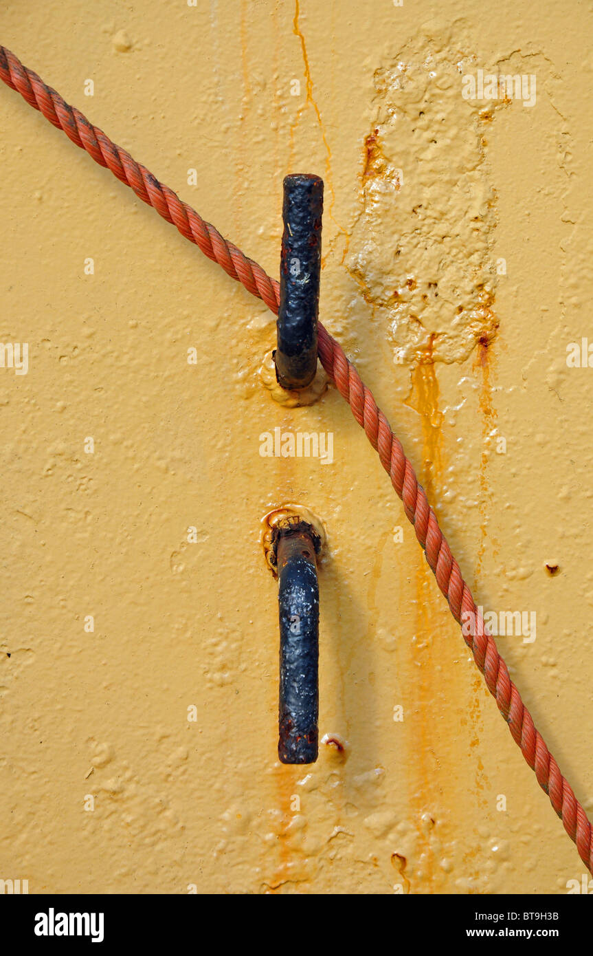 Lowestoft, Suffolk, England: rope aboard the trawler Mincarlo Stock ...