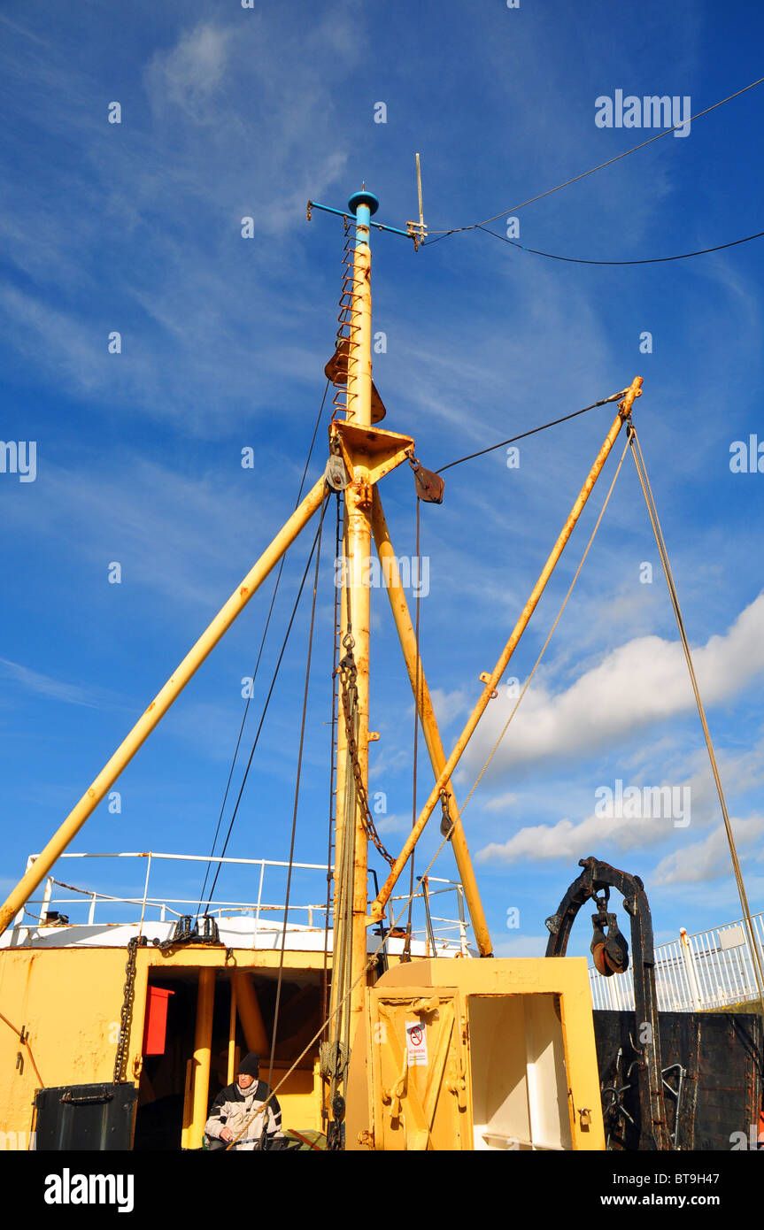 Lowestoft, Suffolk, England: mast of the trawler Mincarlo Stock Photo ...