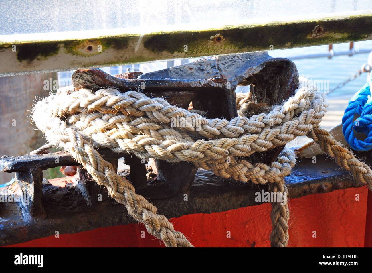 Lowestoft, Suffolk, England: coil of rope aboard trawler Mincarlo Stock ...