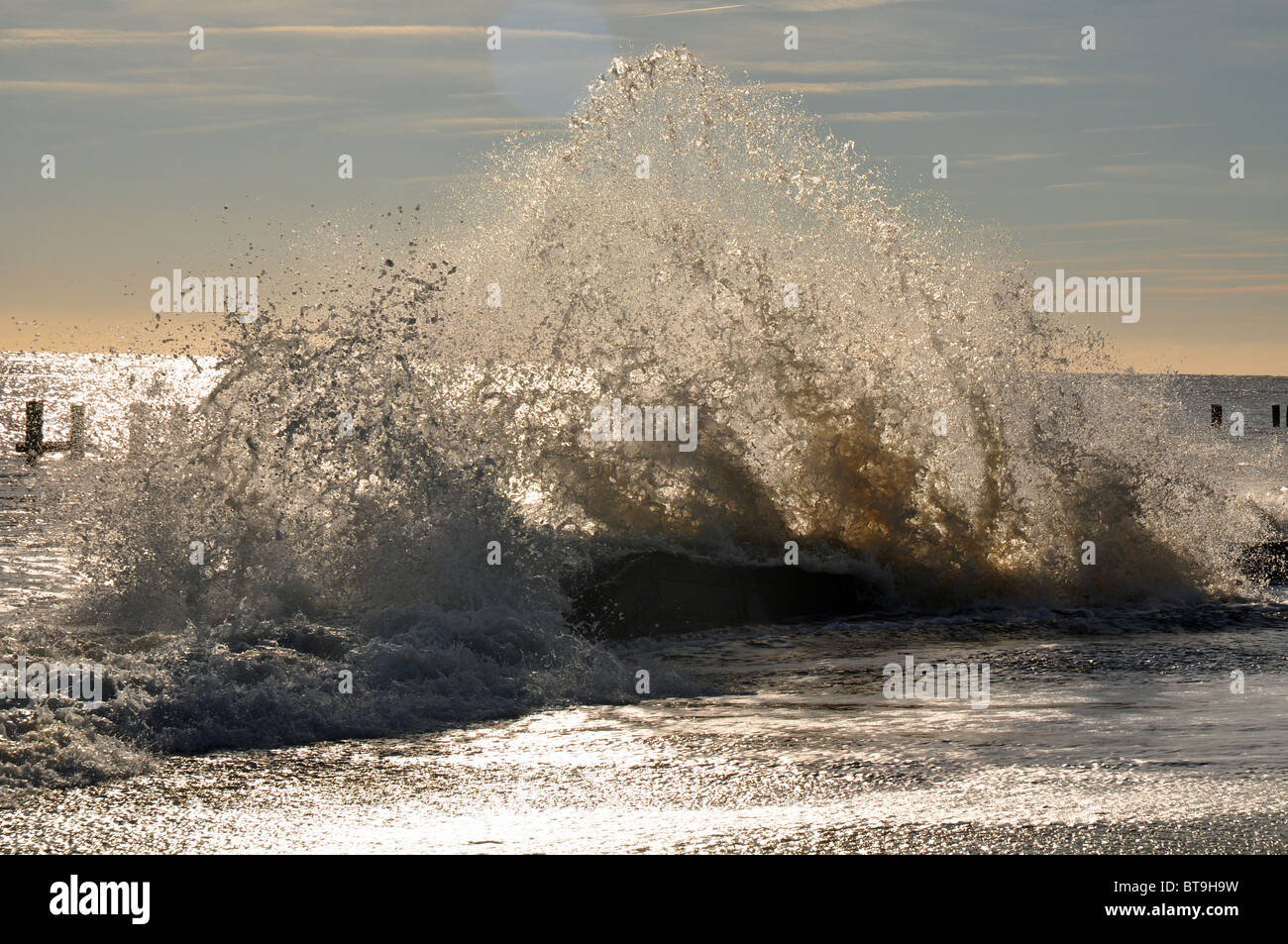 England wave hi-res stock photography and images - Alamy